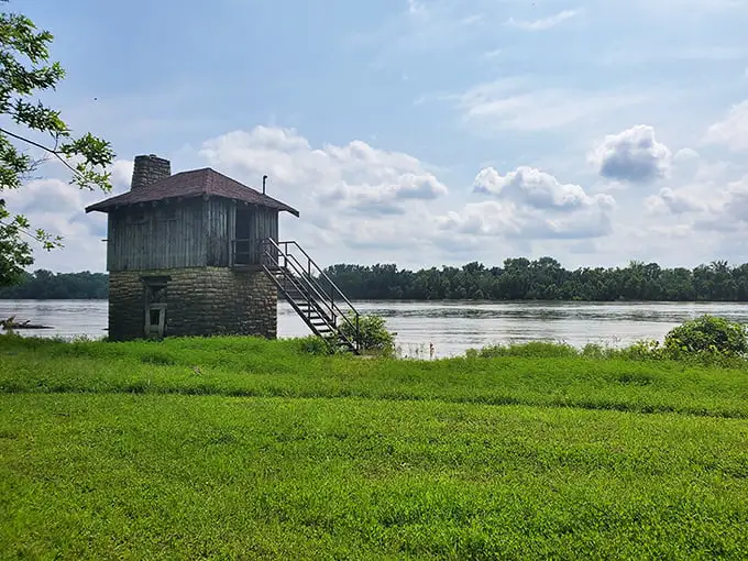 This riverside lookout has witnessed countless sunrises, floods, and first kisses. If these limestone walls could talk, they'd probably say, "Please stop carving your initials."