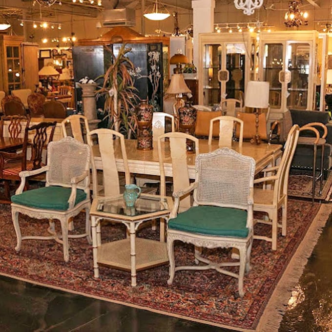 A dining set that whispers "I have excellent taste" while practically begging for a dinner party where everyone wears fancy hats for no reason.