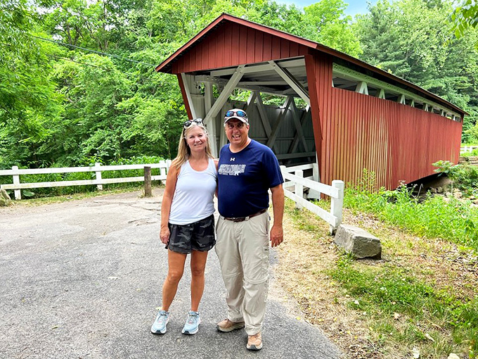 Every great landmark deserves its photo ambassadors. This bridge has welcomed generations of visitors seeking that perfect souvenir memory.