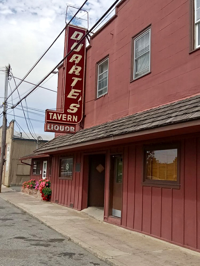 Duarte's Tavern: This rosy roadside tavern has been feeding hungry travelers since stagecoaches were the preferred mode of transportation.