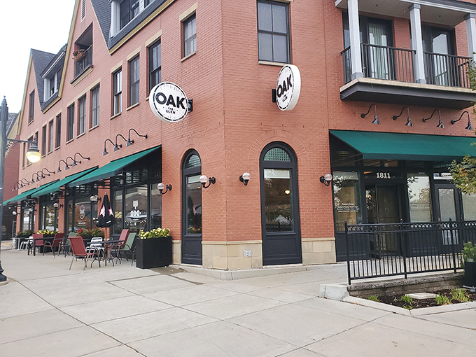Oak at The Glen brings a touch of sophistication to diner fare—those outdoor tables have witnessed countless Sunday brunches.