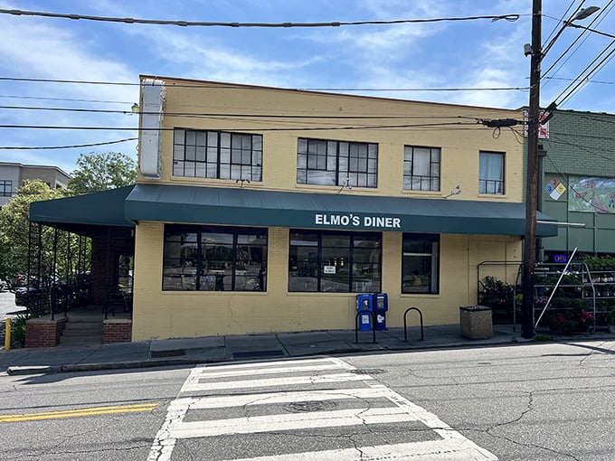 That welcoming entrance to Elmo's promises comfort food that'll make you feel right at home, even if you're miles away.