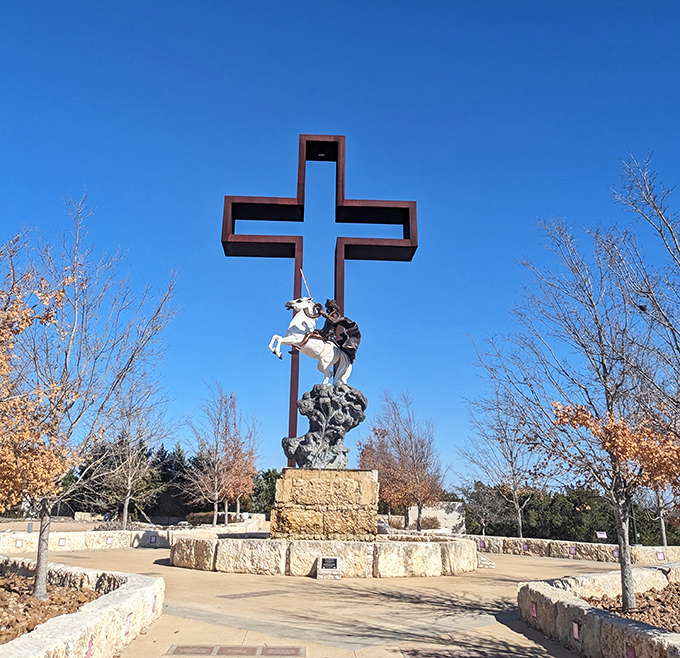Beneath Kerrville’s brilliant blue sky, the stunning Empty Cross monument and rider statue create a peaceful spot for reflection and inspiration.
