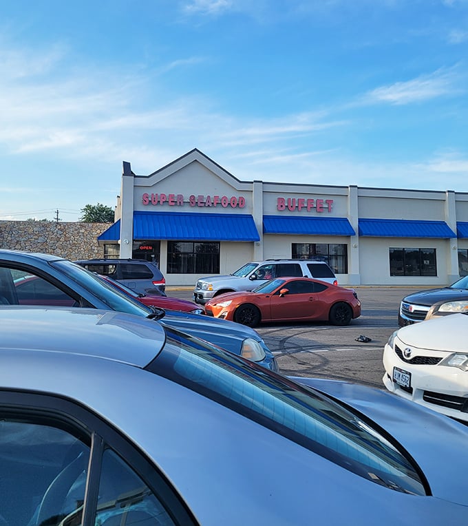 Blue awnings and seafood cravings! This unassuming exterior houses crab legs and shrimp that would make coastal restaurants jealous.