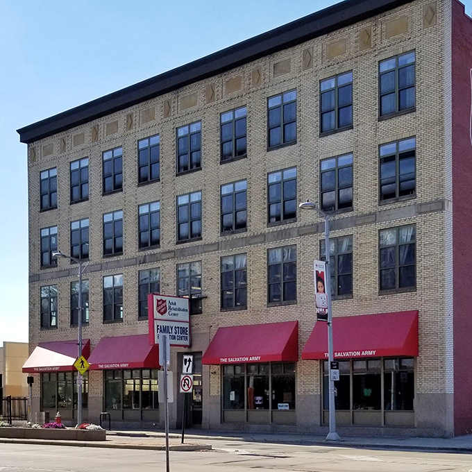 This historic Cleveland building houses floors of potential finds—architectural character outside, bargain character inside.