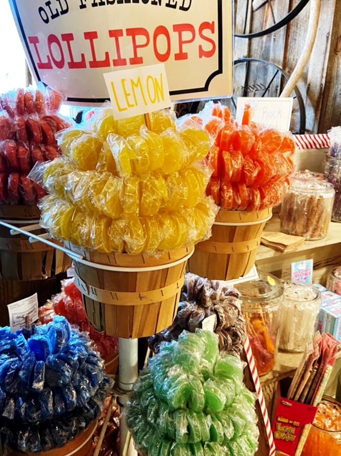 Old-fashioned lollipops displayed like edible bouquets, proving candy can be both delicious and Instagram-worthy.