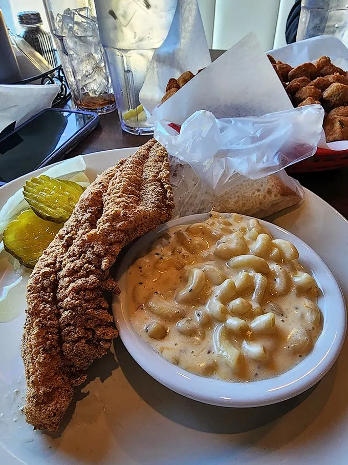 Crispy catfish and creamy mac and cheese – a duo that performs together better than Simon and Garfunkel in their prime.