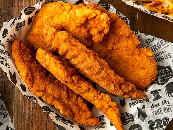 Chicken fingers so perfectly golden they deserve their own trophy. Crispy on the outside, tender within – the supporting actor that steals scenes.