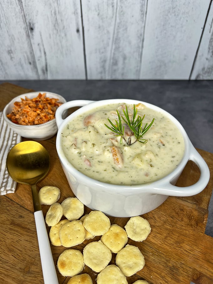 This isn't just chowder—it's a creamy ocean hug in a bowl, with oyster crackers standing by for the perfect textural backup.