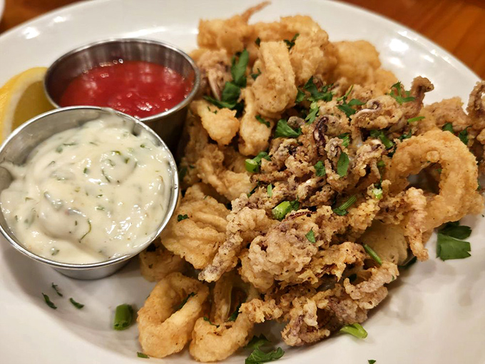 Golden, crispy calamari that shatters with each bite. These rings of joy prove Cattlemens knows its way around the ocean too.