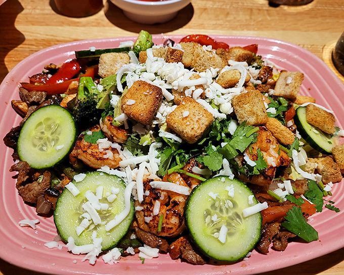 A fajita salad that proves vegetables can be just as exciting as any telenovela drama unfolding nearby.