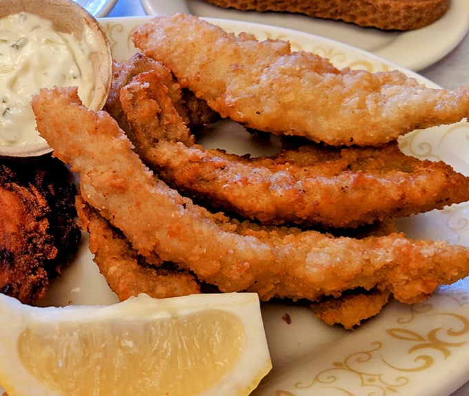 Friday fish fry perfection – because in Wisconsin, this is basically a religious experience with tartar sauce.