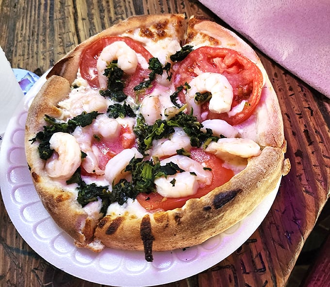 White shrimp pizza reinvented with Keys flair – plump local shrimp, fresh tomatoes, and herbs on a hand-tossed crust that would make even New Yorkers curious.