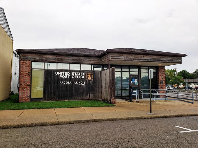 Even Arcola's post office has character – a no-nonsense brick building that's probably seen more handwritten letters than most of us have sent in our lifetimes.