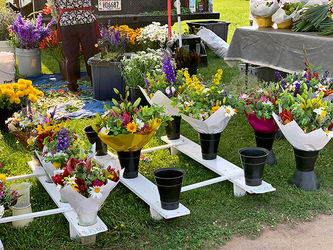 Nature's color palette bursts from these homegrown bouquets. Like edible arrangements for the soul, minus the chocolate-dipped strawberries.