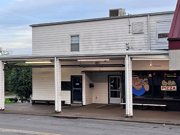 Big Ed's storefront cartoon character has been winking at hungry customers for generations. That knowing smile says, "Just wait till you taste this."