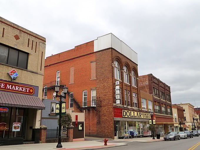 Cambridge welcomes retirees with its postcard-worthy downtown, where historic buildings house affordable shops and friendly faces.