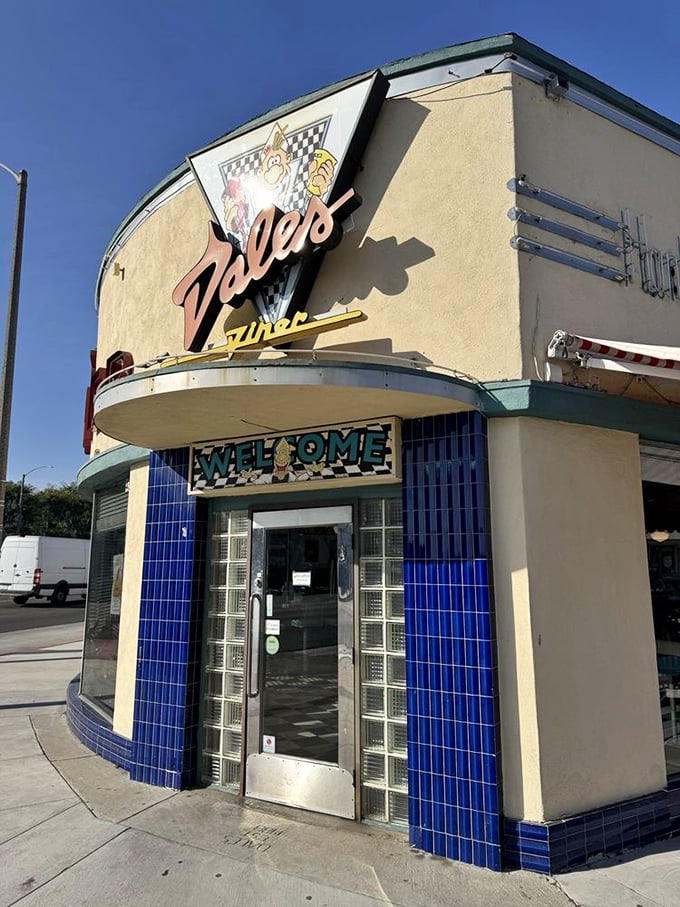 Dale's Diner: Sleek, retro, and ready to serve! This Long Beach gem balances nostalgic charm with food that would make your grandmother both proud and jealous. 