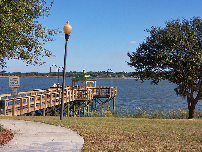 Lake Wales' waterfront boardwalks offer million-dollar views on a Social Security budget. Fish, relax, repeat—affordably!