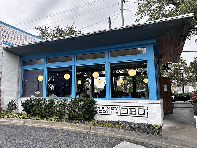 Rodney Scott's outdoor tables invite you to savor every bite while watching Charleston life unfold—dinner and a show!