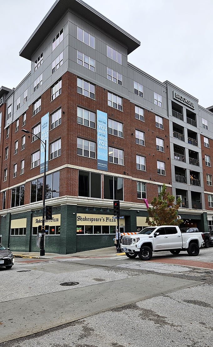 Where college memories and perfect pizza collide—Shakespeare's downtown location continues writing its delicious legacy in Columbia.