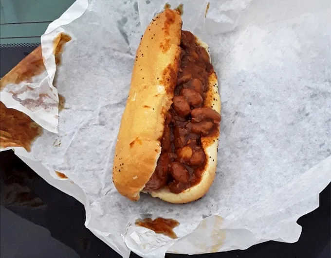 When chili meets hot dog, it's like Fred Astaire meeting Ginger Rogers – pure magic happens.