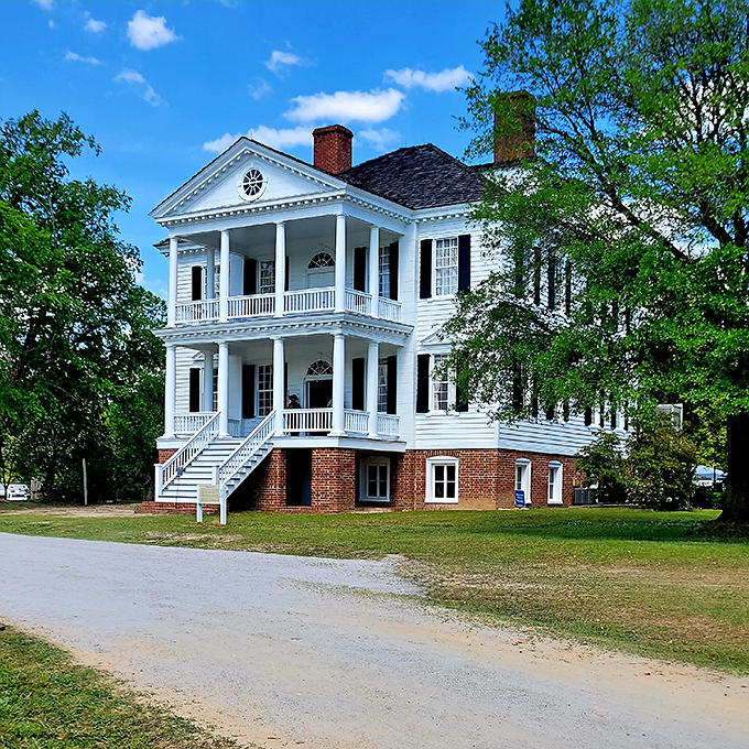 The Kershaw-Cornwallis House stands as elegantly today as it did centuries ago – history you can actually touch.