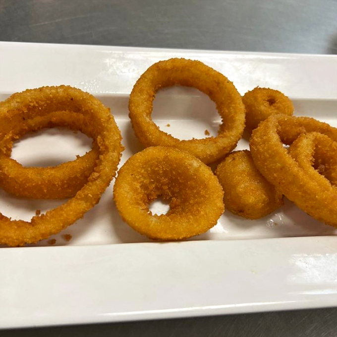 Burnt ends so tender they practically melt before reaching your mouth – barbecue poetry in edible form.