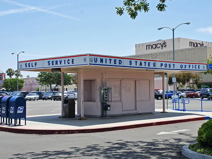 Even the post office in Chula Vista has character—a reminder that running errands here comes with a side of California sunshine.