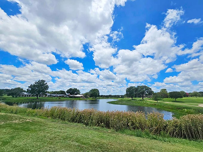 At Riverhill Country Club, even the water hazards look inviting. Golf here isn't just a game; it's a scenic tour with occasional swinging.