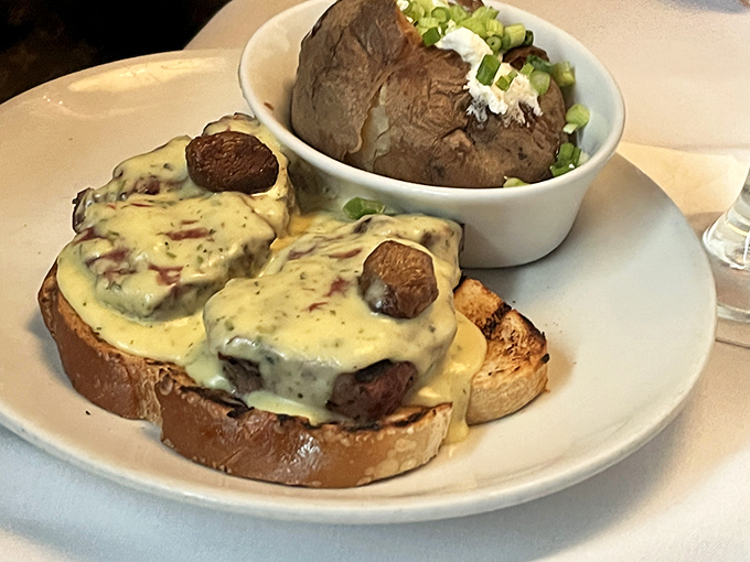 When cheese meets toast meets steak, magic happens – like the culinary equivalent of The Three Tenors, but with more protein.