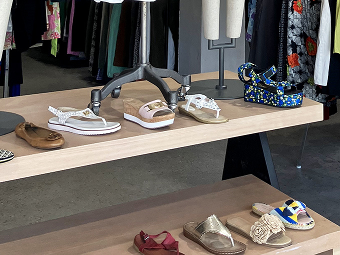 These aren't just sandals—they're your next vacation's best friends, lined up and ready for their Florida adventure.