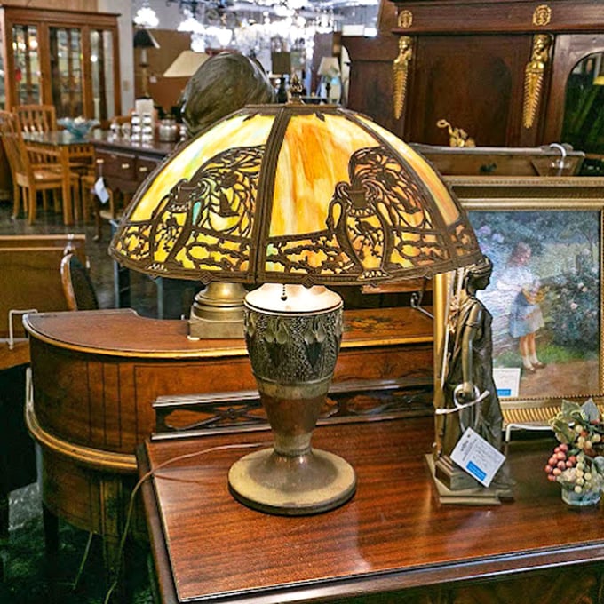 Not your average garage sale find! This Tiffany-style lamp could make even a TV dinner feel like a Michelin-starred experience.