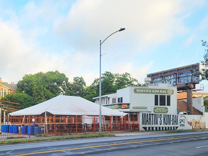 Martin's Kum-Bak Place – the name says it all. One visit and you'll understand why Austinites have been "kumming bak" for generations.