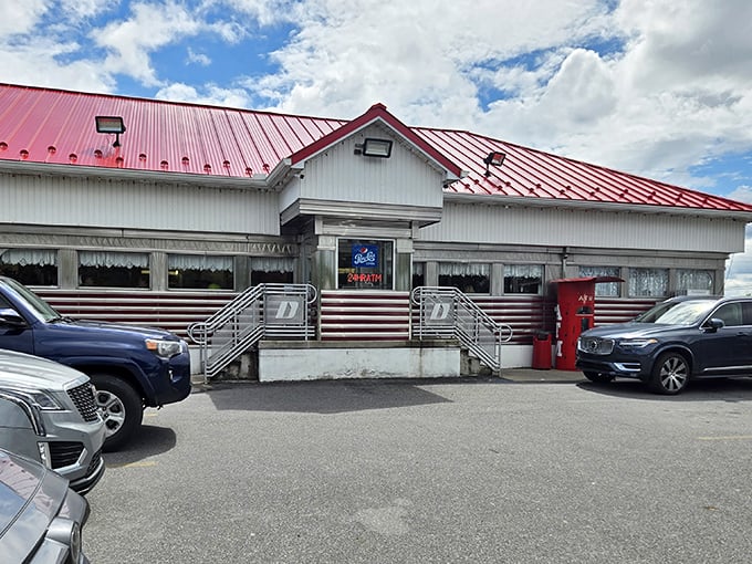 D's Diner's silver exterior and red roof stand out like a jukebox in a library – impossible to miss and twice as fun.