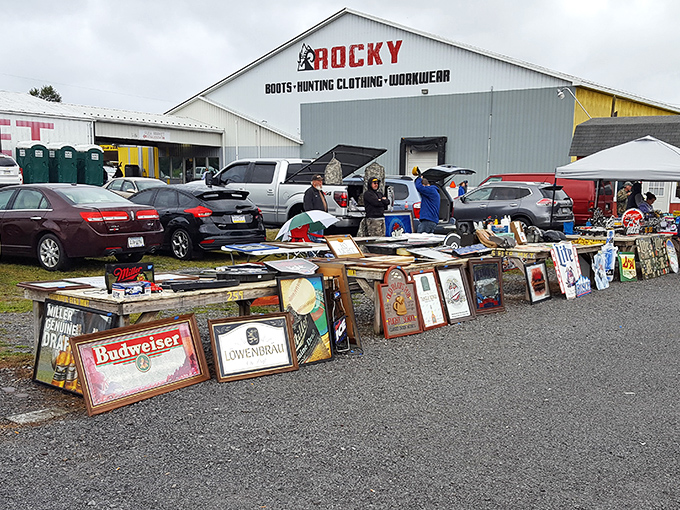 Leighty's Market spreads across the countryside like a treasure map come to life—X marks the spot at every table.