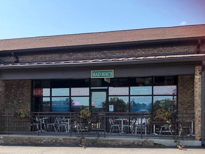 Mad Mac's stone façade hides sandwich experiments that would make Einstein jealous. Relativity of deliciousness, proven.