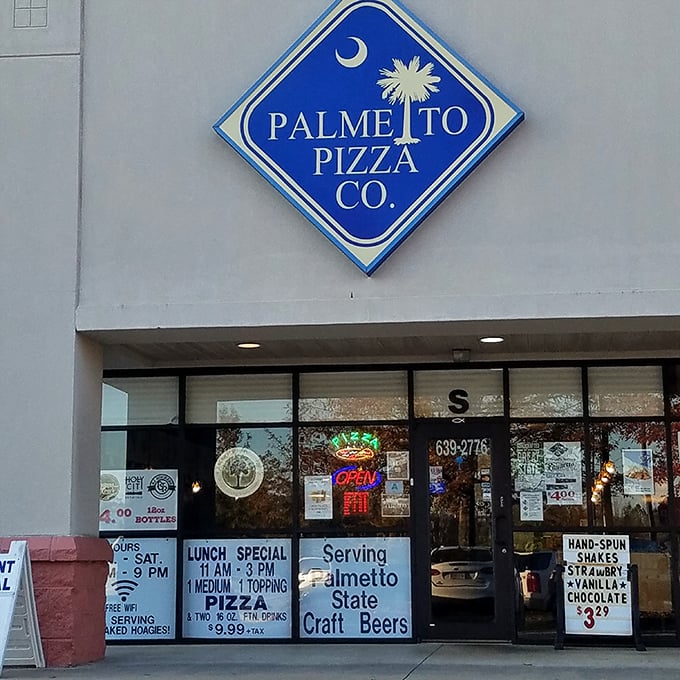 Palmetto Pizza proudly wears South Carolina's symbols – because pizza tastes better with a side of state pride.