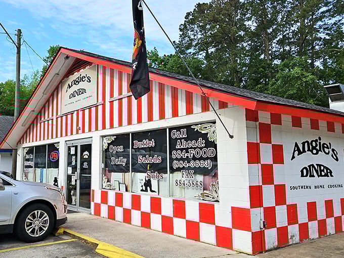Red and white checkerboard exterior – like your grandmother's kitchen tablecloth grew up and became a beloved seafood spot.
