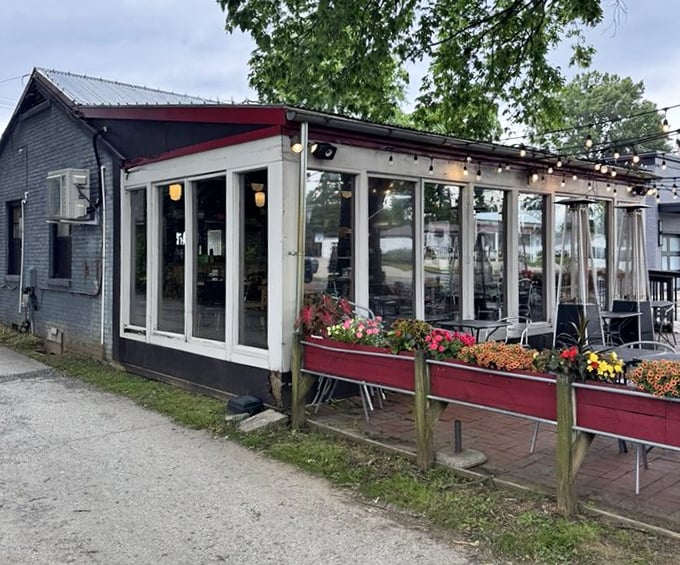 This converted house serves up burgers that make you feel right at home – if your home had an incredible chef.