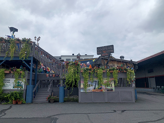 Part lighthouse, part seafood playground – Cooper's colorful exterior promises fun before you even taste the first oyster.