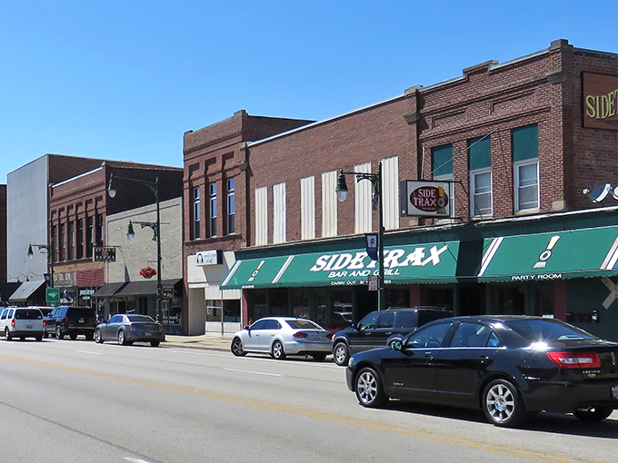 Side Trax, main tracks, money tracks—Galesburg's downtown businesses line a street where your retirement dollars find their happy place.