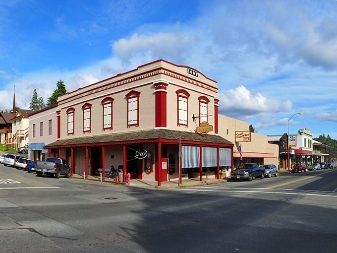 The old grocery in Mariposa probably doesn't stock your fancy kombucha, but it's seen generations of travelers stocking up for adventure.