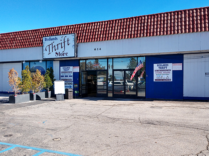 That American flag says it all – this thrift store embodies the all-American tradition of getting more bang for your buck without sacrificing quality.