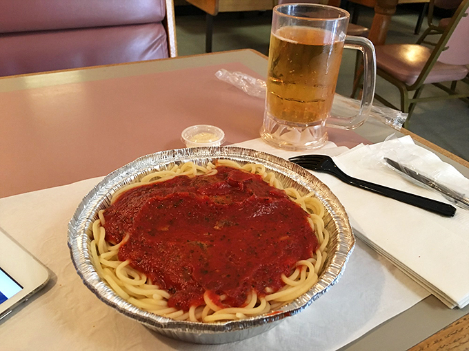 Nothing complements a hearty bowl of spaghetti quite like a cold draft beer—a pairing as timeless as Sinatra and New York City. 