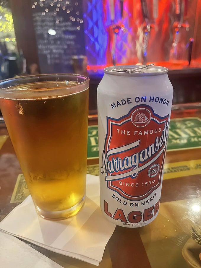 Narragansett and a cold glass—the unofficial beverage of clam enthusiasts everywhere. "Hi Neighbor, Have a 'Gansett" never looked so right.
