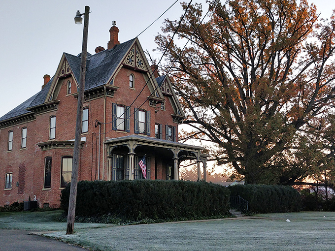 This Victorian beauty stands as testament to Paradise's layered history, where different eras coexist in architectural harmony.