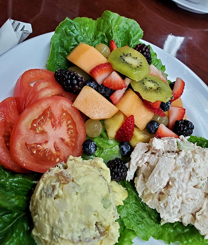 Who said healthy can't be heavenly? Fresh fruit and chicken salad create a perfect lunch duet that's both virtuous and indulgent.