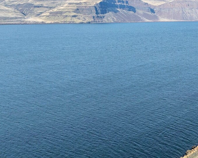 The majestic Columbia River creates a stunning natural border. Mother Nature's masterpiece just a short drive from downtown Hermiston.