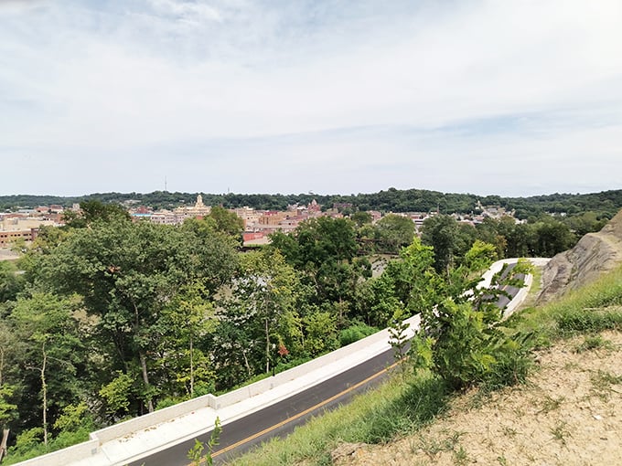 Putnam Hill Park delivers million-dollar views on a retirement budget that actually makes sense.